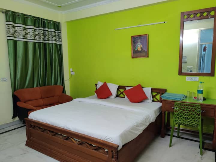 8 Bed Room Home Akshardham Laxmi Nagar - Ghaziabad