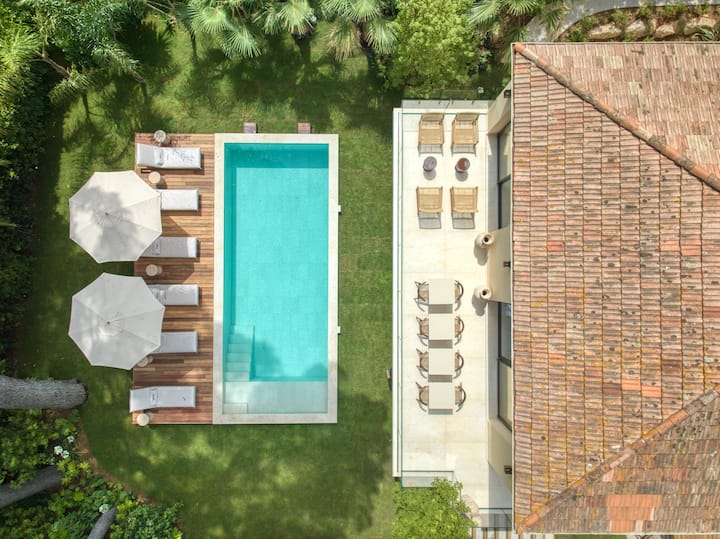 Villa Au Milieu Des Pins Du Cap Dantibes. - Antibes