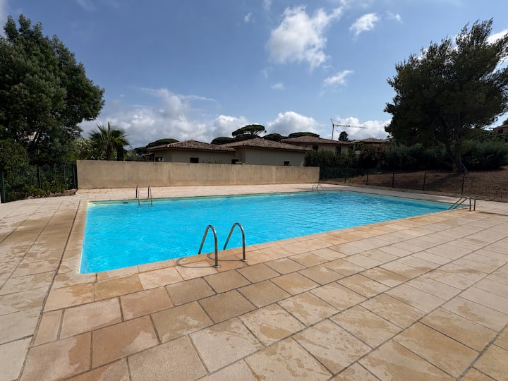 Studio Vue Mer Avec Terrasse Et Piscine Partagée - Sainte-Maxime