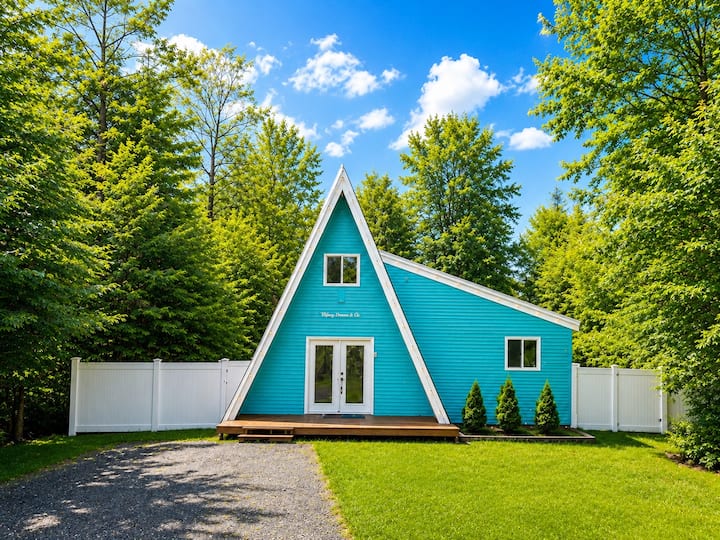 Pocono Dreams | Hot Tub, Sauna & Outdoor Theater - Mount Pocono, PA