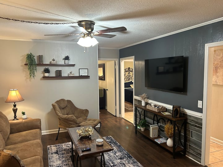 Cozy Asheboro 2 Br Getaway Home Near Nc Zoo - North Carolina Zoo, Asheboro