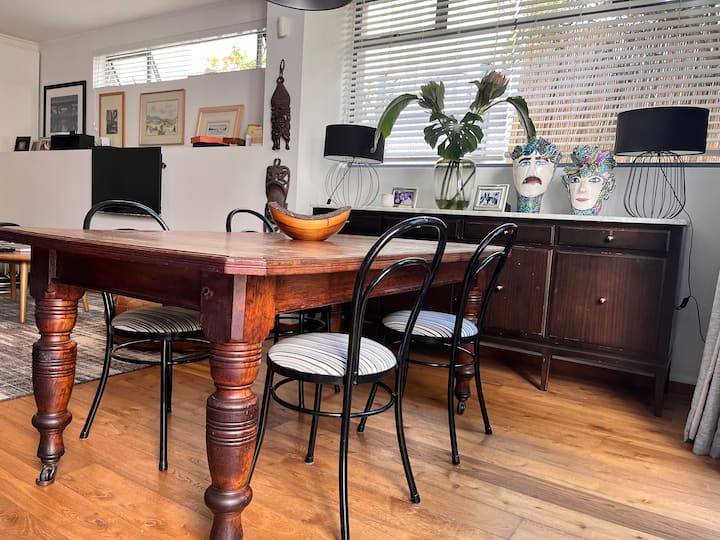 Super Clean Comfort Studio Off Trendy Kloof St. - Cape Town