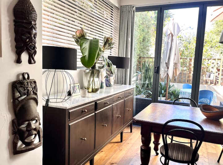 Super Clean Comfort Studio Off Trendy Kloof St. - Cape Town