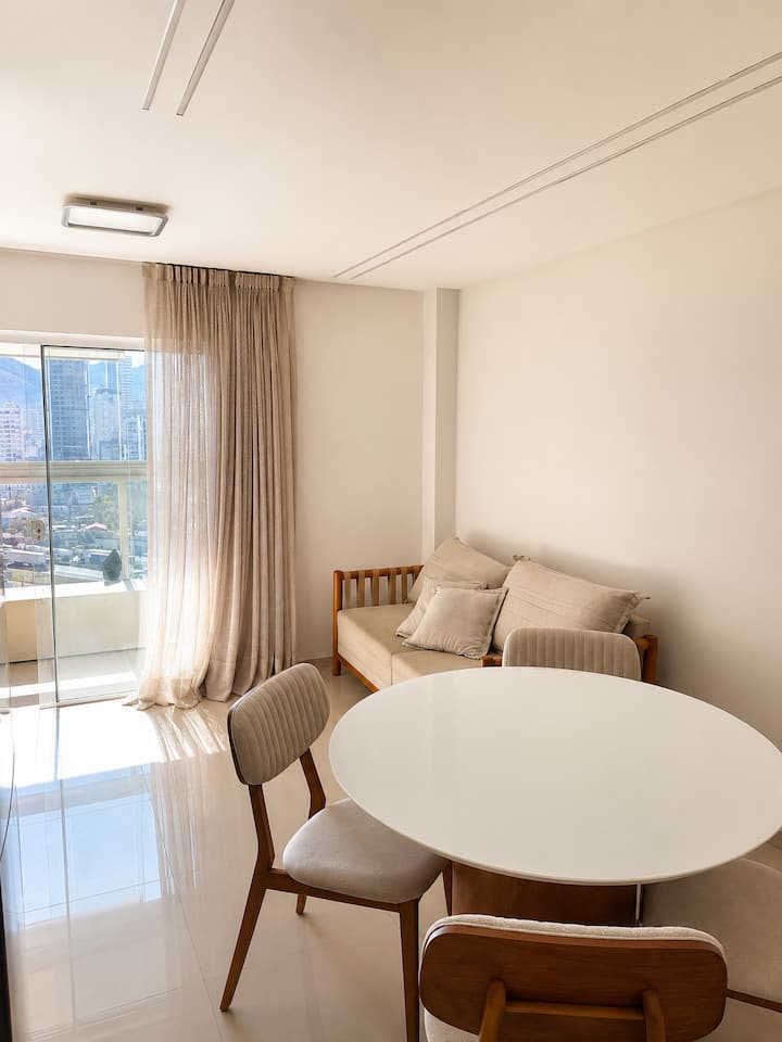 Apartamento Moderno Com Vista Para O Mar - Itapema