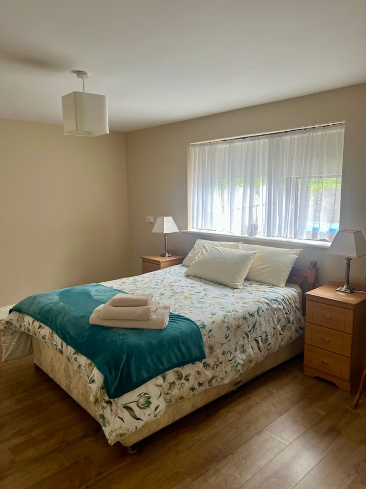 Ensuite Double Room, Private Access, Westport - Westport