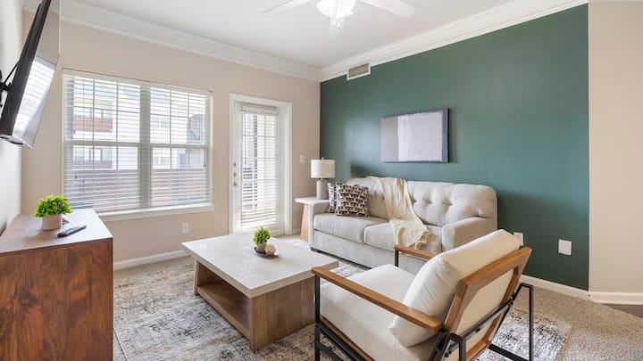 Landing | Modern 3bd, Gym - Fort Worth, TX