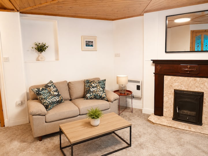 Woodquay Townhouse | Walk To Pubs, Shops & Dining - Galway