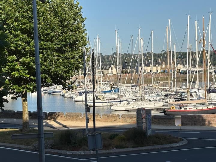 Perros-guirec, à Proximité Des Commerces - Lannion