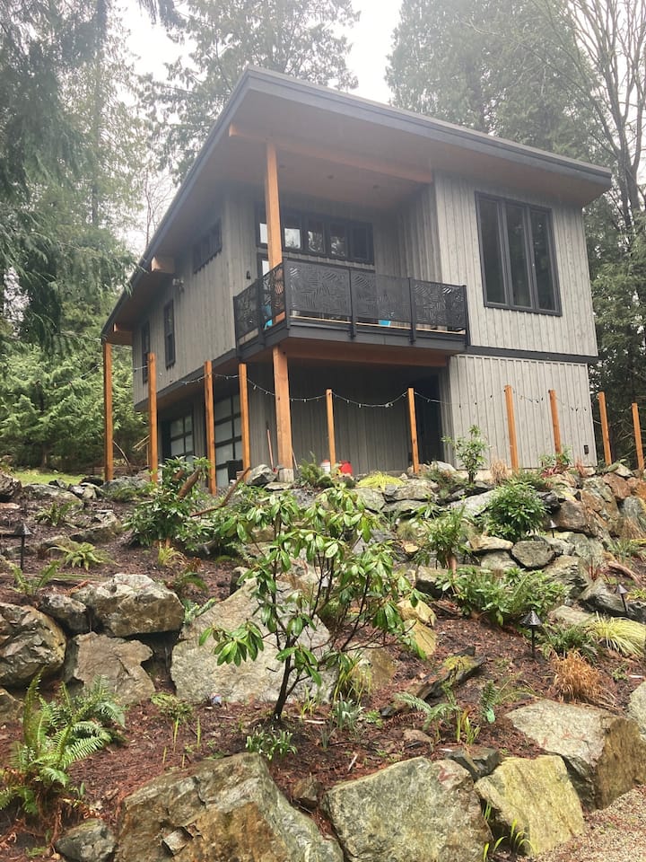 Killarney Coach House - Bowen Island