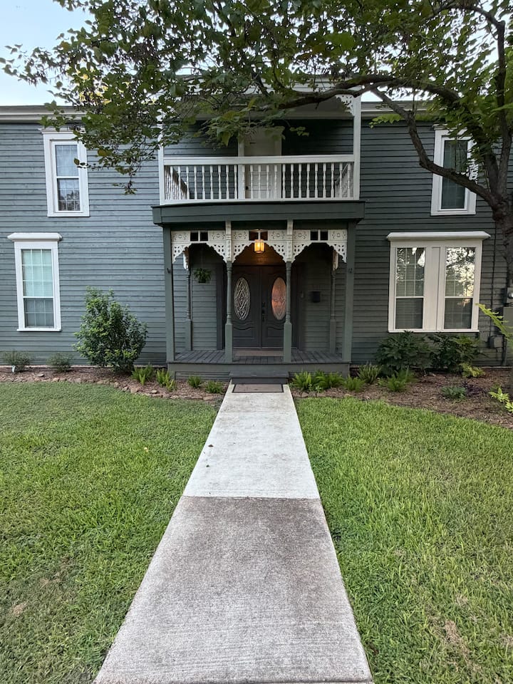 Aunt Ethel's Place | Historic 4br Retreat - Lake Bastrop South Shore Park, Bastrop