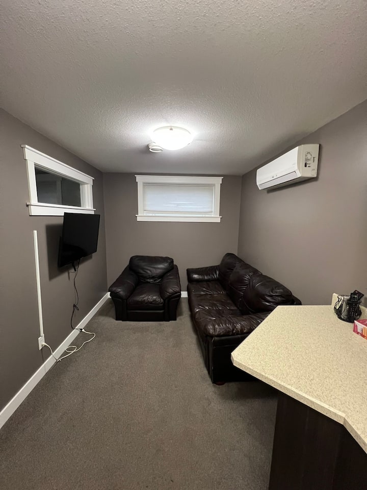 Modern Basement Getaway - Regina