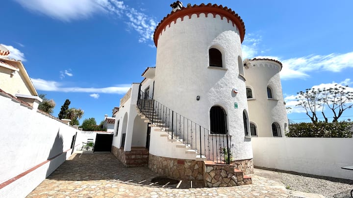 Casa Privada Con Terraza, Y Parking 2 Dormitorios - Empuriabrava
