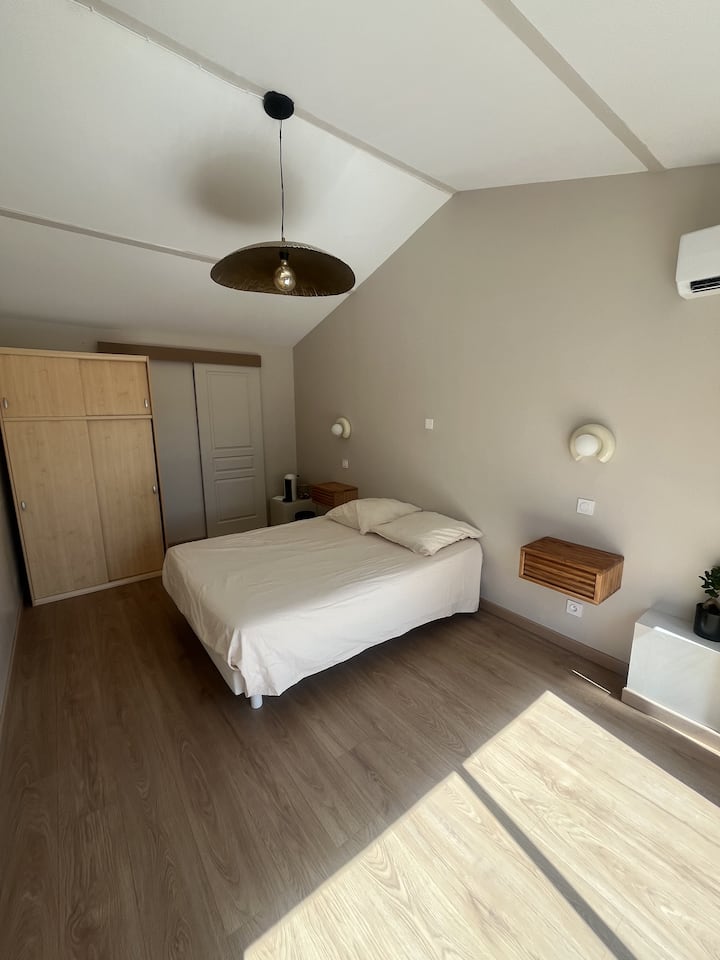 Chambre Indépendante Dans Une Maison - Ensuès-la-Redonne