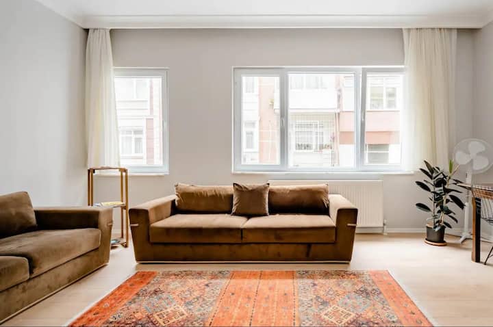 Merkezi Yeni Tasarımlı Aileler Için Daire - İstanbul