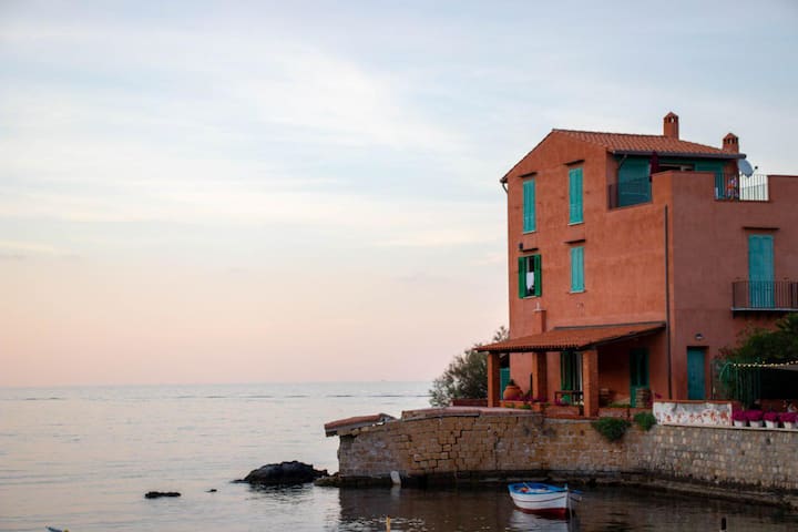 Sicilian Sea Breeze - L'amore Per La Nostra Storia - Santa Flavia