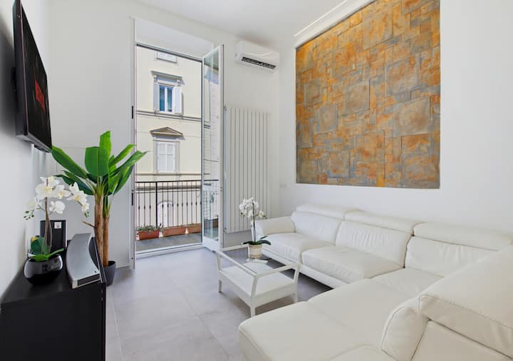Carmen's House Elegant Home Near Terrazza Mascagni - Livorno