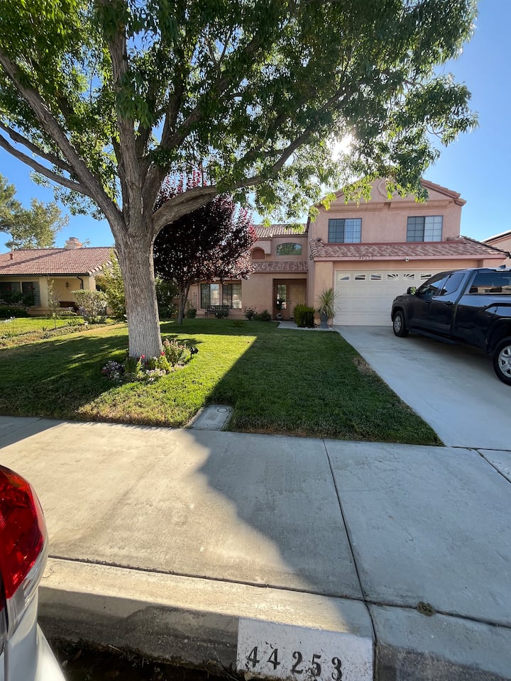 Relaxing Home In Lancaster - Lancaster, CA
