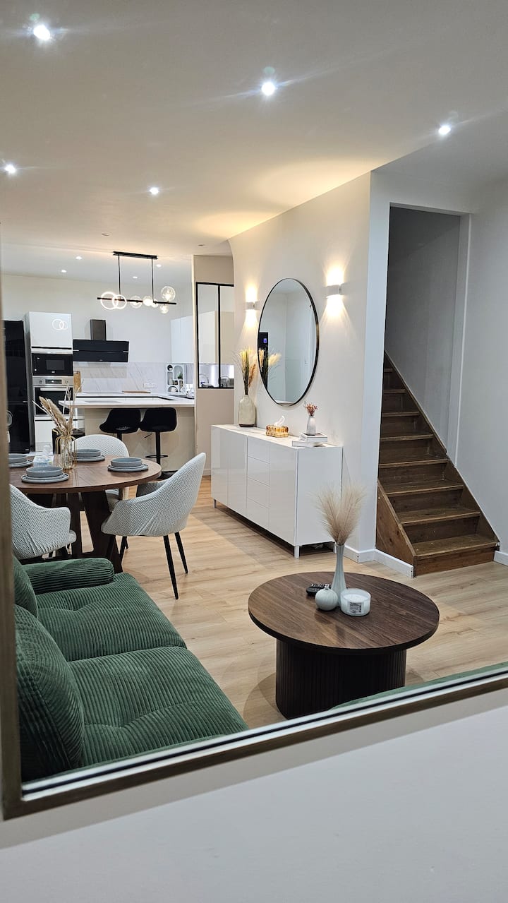 Duplex Moderne 2 Chambres + Parking + Gare à 10min - Argenteuil