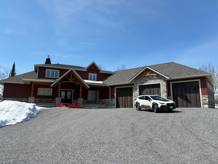Majestic Retreat On Fawn Lake - Huntsville