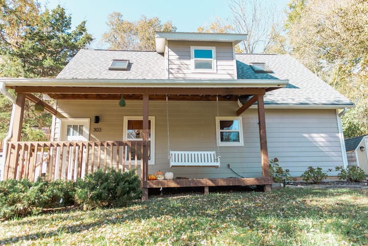 The Cozy Cottage - Fayetteville, AR