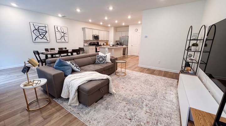 Cozy Modern Townhome Near Mall Of Ga & I-85 - Buford, GA