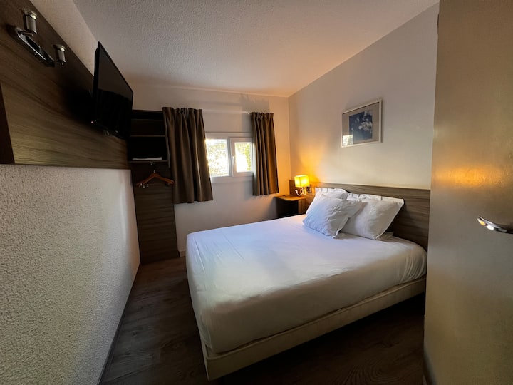 Chambre Lit Double 2 Personnes - Cassis