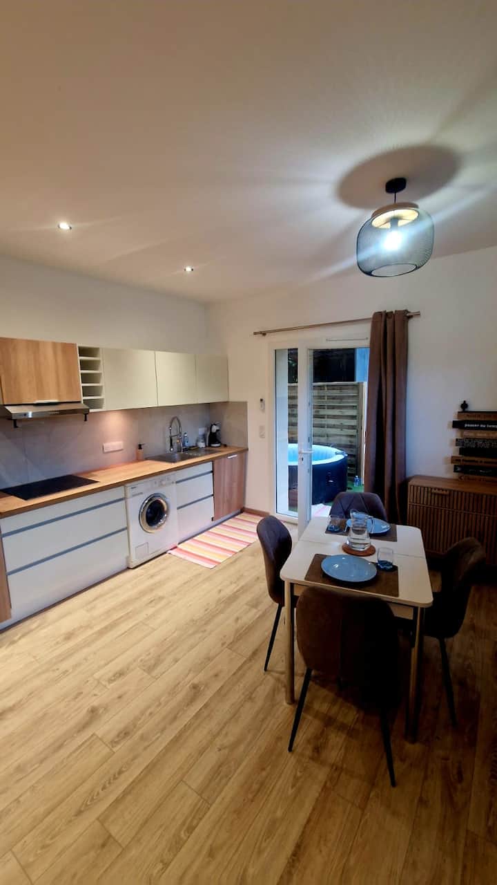Studio Cosy Avec Jacuzzi Sauna Et Salle De Sport - Vallauris