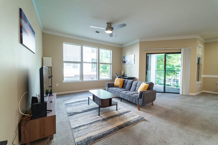 Modern 2br/2ba Retreat Near Uptown Charlotte - Charlotte, NC