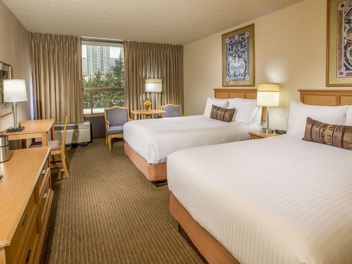 Double Escape | Pool | 3 Units | Clyde Beach 1.9mi - Issaquah, WA