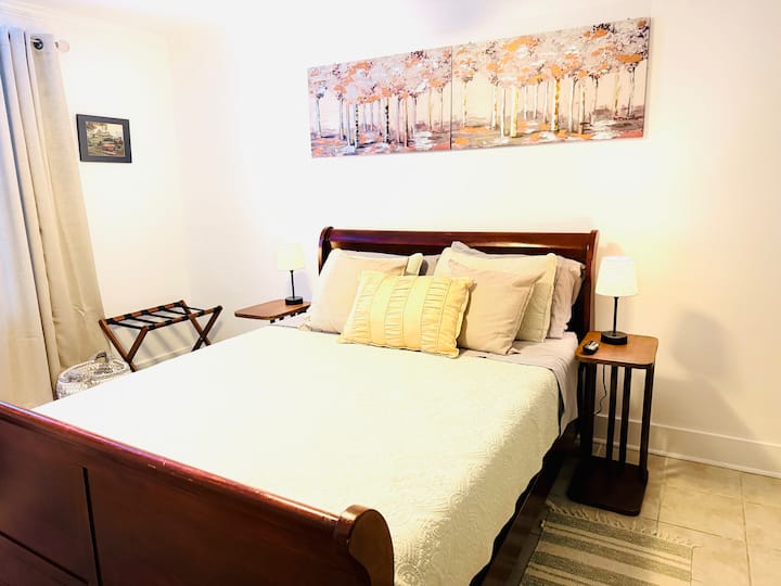 Comfortable And Affordable Bedroom. - Kenner, LA