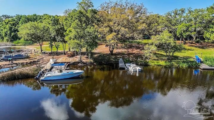 Bayou Waterfront Near Nas, Monthly & Pcs Stays - Warrington, FL