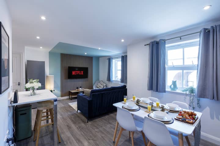 2 Bedrm | 1 Bath | 1 Free Parking Space - Gloucester