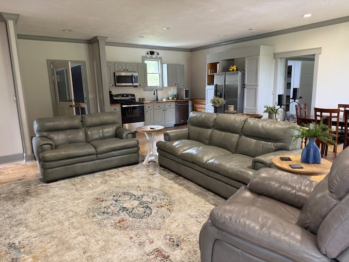 The Outskirts | Country Stay In The City Limits - Corinth, MS