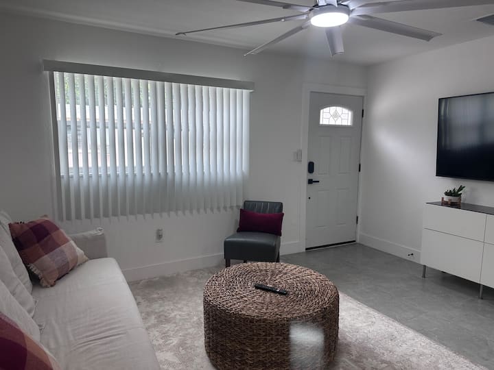 Bright & Comfortable 2br - Fort Myers