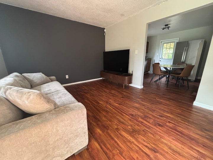Centrally Located 3 Bedroom Home - Northlake - Charlotte