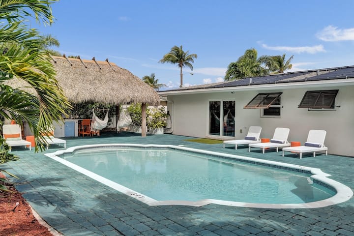 Tropical Pool Oasis | 2br · 2ba · Steps To Beach - Pompano Beach, FL