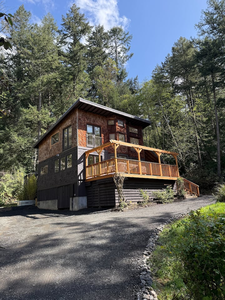 Vashon Woodland Retreat On 5 Acres Near The Beach - Gig Harbor, WA
