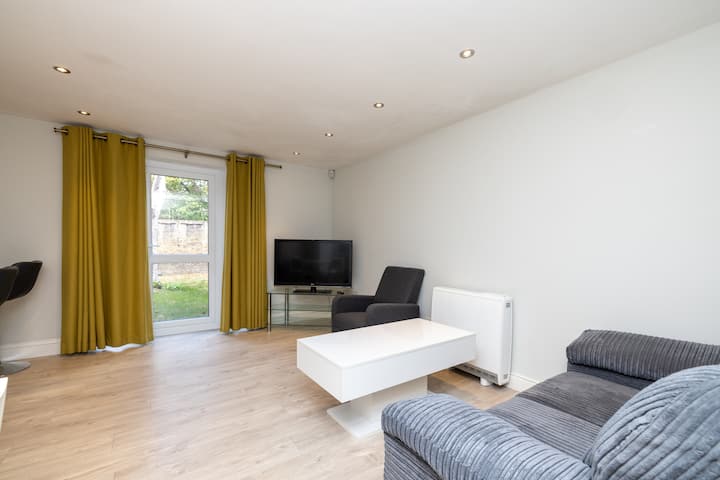 Comfy 2 Bedroom Apartment - City of London