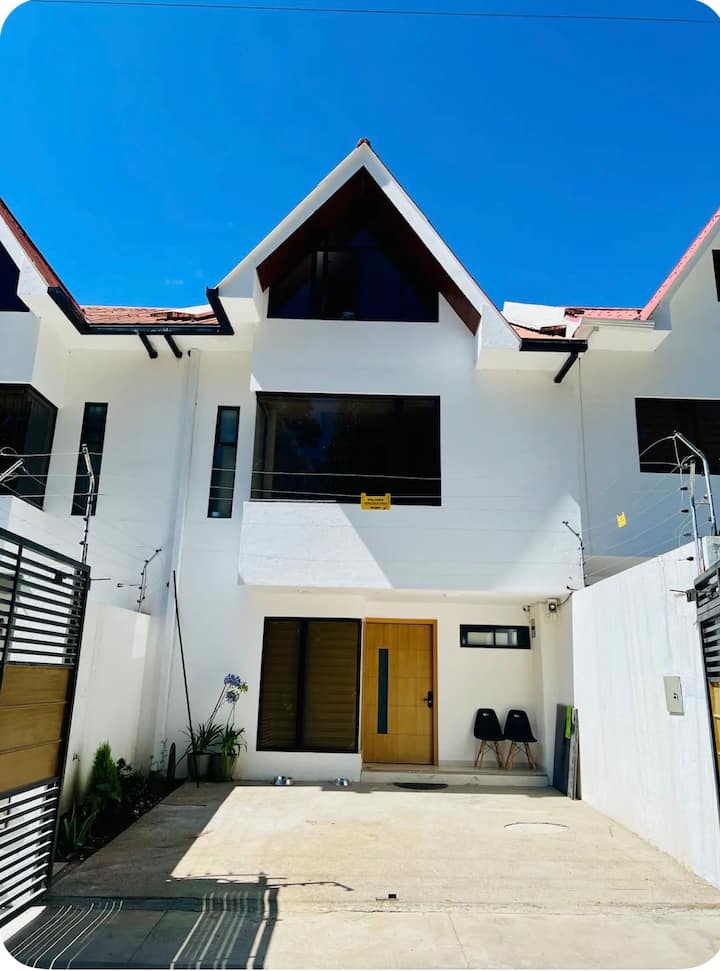 Casa Completa Cuenca, 3 Dptos | Hasta 15 Huéspedes - Cuenca