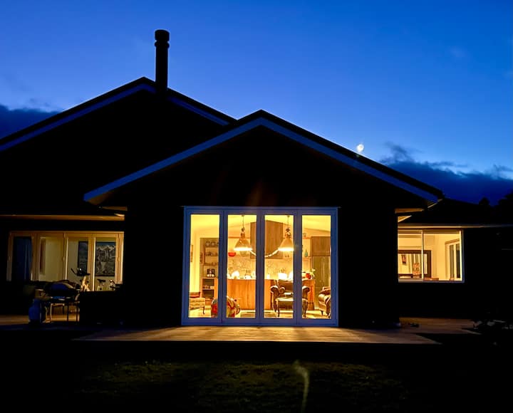 Mountain Sea Sanctuary ~

Mountains Sea & Birdsong - Mangawhai