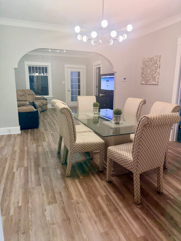 Spacious & Newly Renovated 3br Home Near Beaches - Muskegon, MI