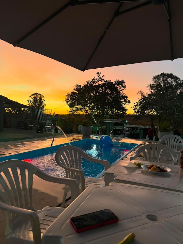 Chácara Com Piscina E áRea Verde Em Taguatinga - Brasília