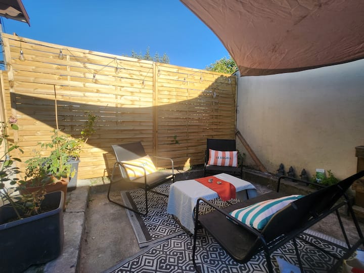 Petite Maison Avec Terrasse - Rochefort, France