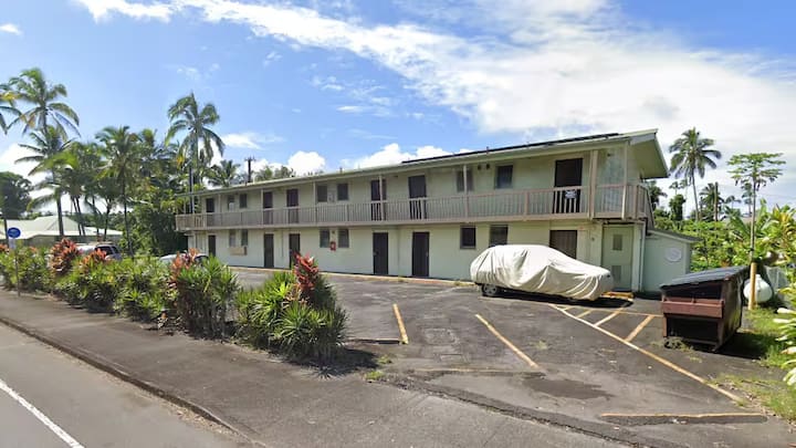 Ocean View Balcony  2br  Near Beach & Downtown - Hilo, HI