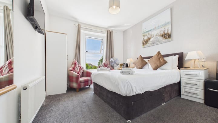 5 Coach House - En Suite King - Tenby - Tenby