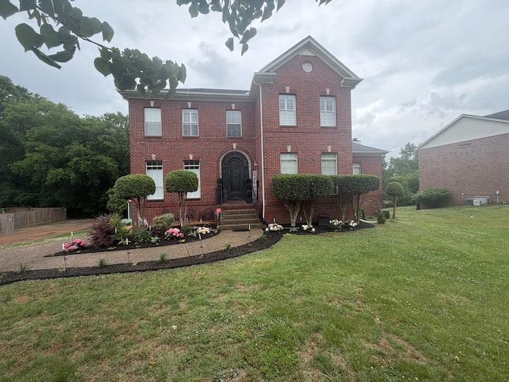 North Nashville Home Sweet Home - Splash Pad, White House