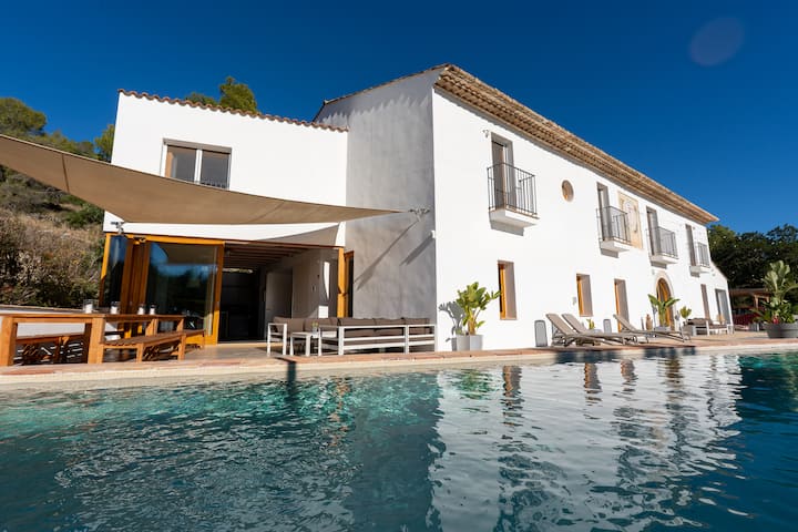 Villa Masia Capdet | Exclusive Retreat With Pool - Sitges