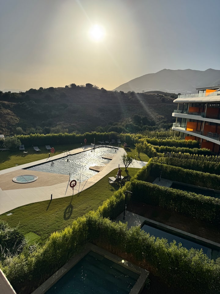 Apartamento Moderno Con Terraza Y Piscina - Fuengirola
