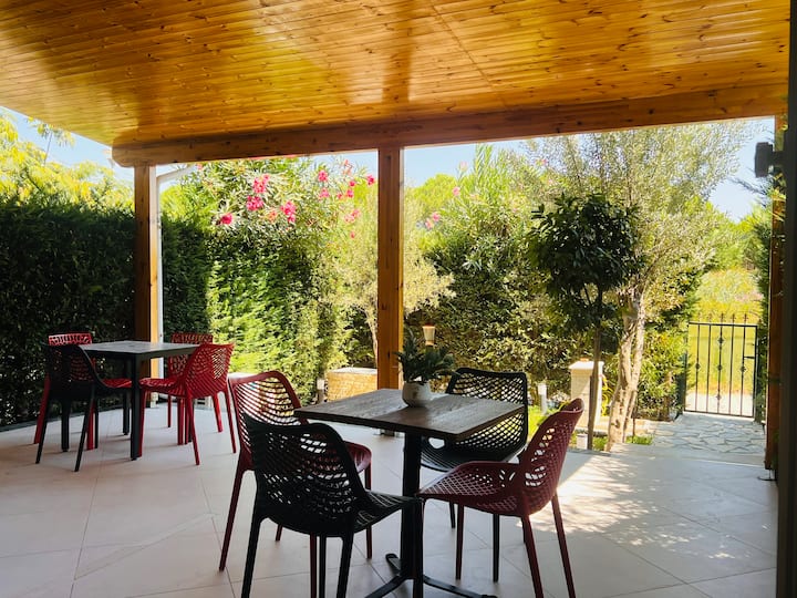 Beachside Flat, Gjiri I Lalzit Garden &Balcony - Albania