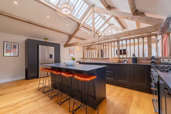 Sleeps 8, Stunning Barn Conversion Near Bakewell - Bakewell